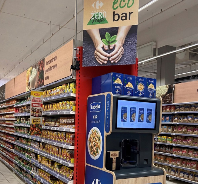Maspex i Carrefour testują refillomat do napełniania makaronów