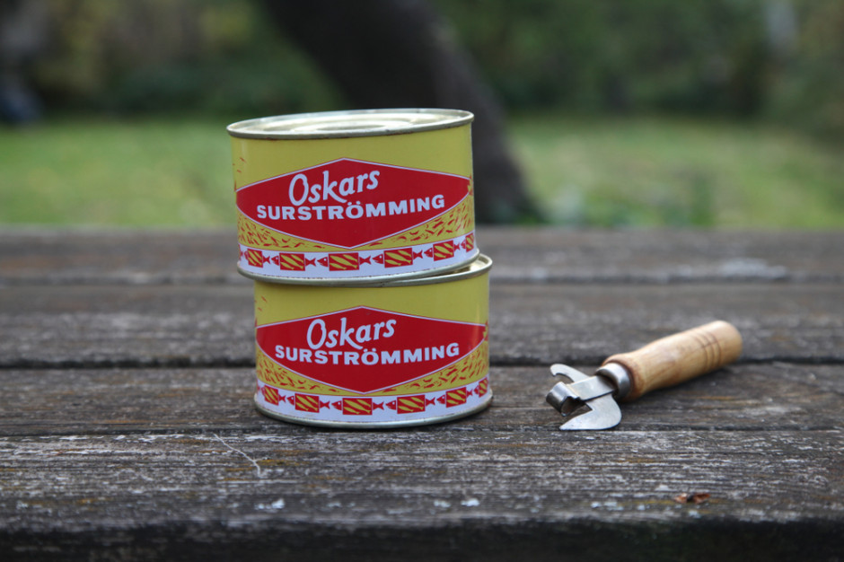 Najbardziej śmierdzący przysmak świata. Co to jest surströmming?