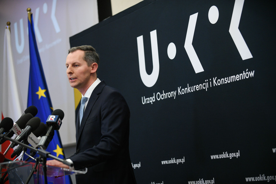 UOKiK: w 2023 r. nałożone kary wyniosły ponad 612 mln zł. Ile dostała Biedronka i Auchan?
