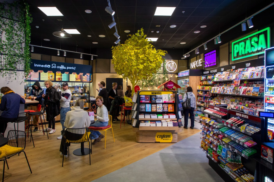 Połączenie sklepu, kiosku i kawiarni. Ruszył zupełnie nowy koncept w Polsce