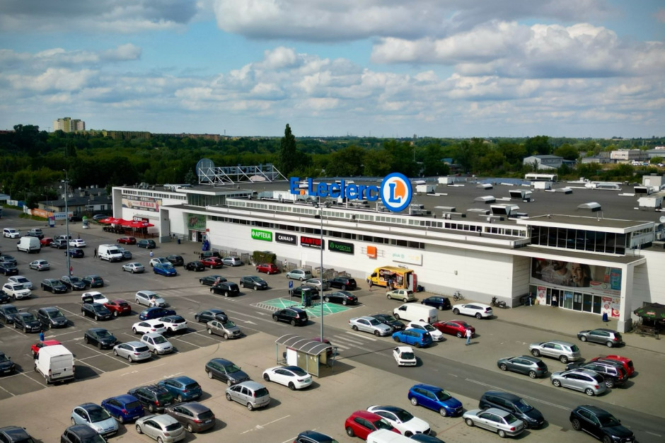 Oto najdłużej działająca marka super i hipermarketów w Polsce.